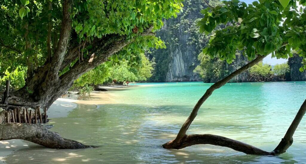 Découvrez la beauté préservée de Koh Hong & le lagon de Hong en Thaïlande